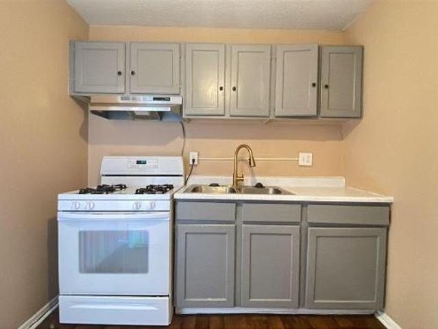 2 Br, 1 bath, Condo 9151 Fontaine Street