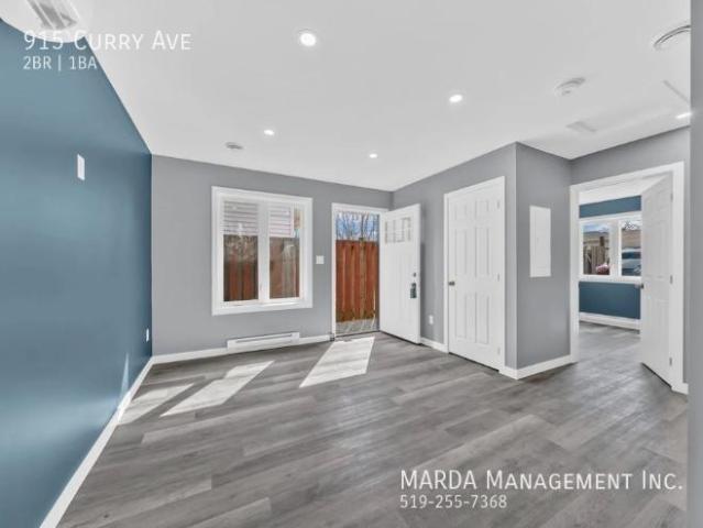 2 Br, 1 bath, Condo 915 Curry Ave