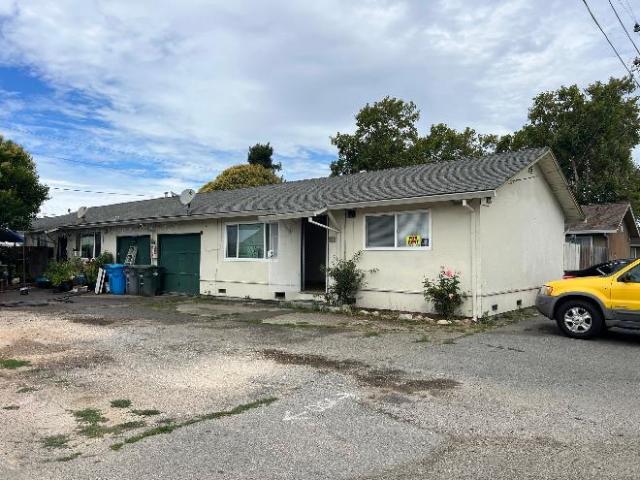2 Br, 1 bath, Condo 915 Aston Ave