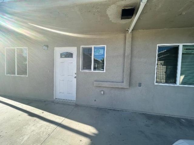 2 Br, 1 bath, Condo 915 E 6th St