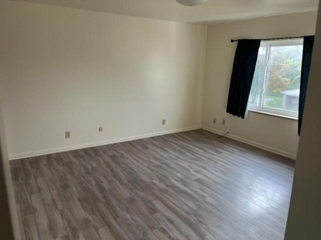 2 Br, 1 bath, Condo 916 Mt Jackson Road