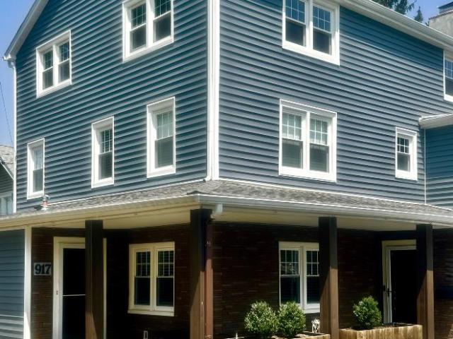 2 Br, 1 bath, Condo 917 Boyle St