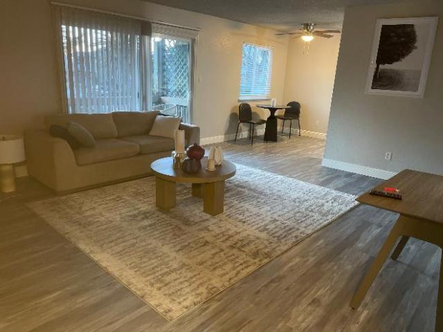 2 Br, 1 bath, Condo 919 Bell St