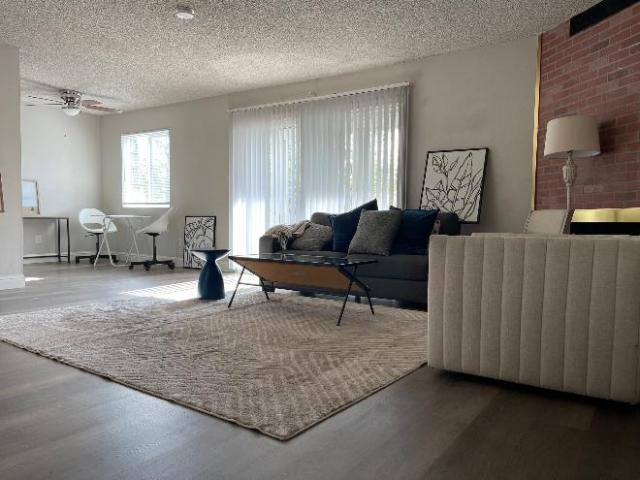 2 Br, 1 bath, Condo 919 Bell St