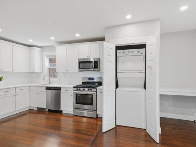 2 Br, 1 bath, Condo 91 Burrell St