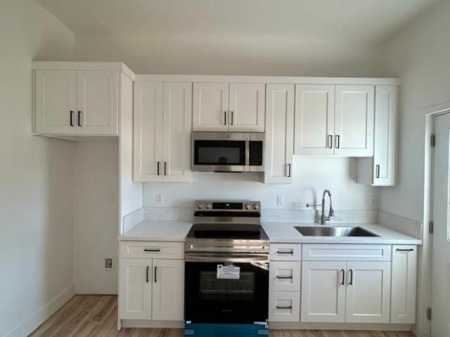 2 Br, 1 bath, Condo 9220 E Ave T 6