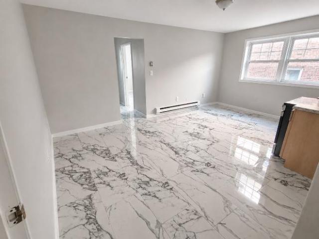2 Br, 1 bath, Condo 92 Davenport Ave