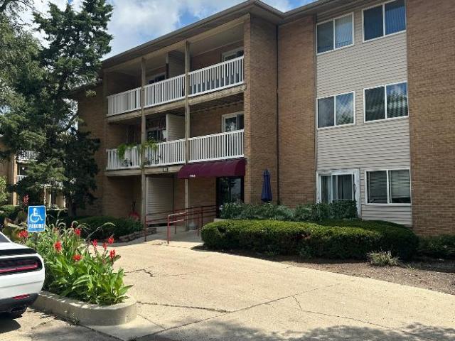 2 Br, 1 bath, Condo 930 Beau Dr