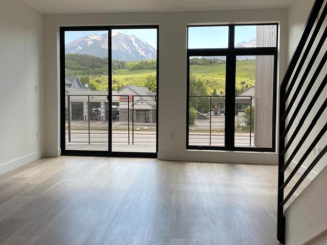 2 Br, 1 bath, Condo 930 Blue River Parkway