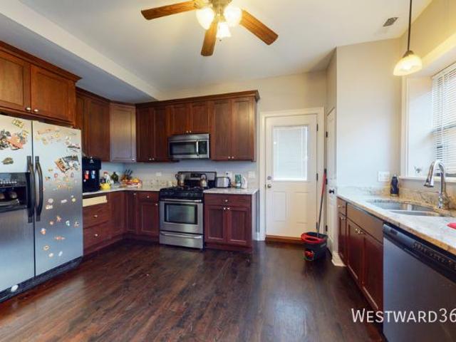 2 Br, 1 bath, Condo 933 W Agatite Ave