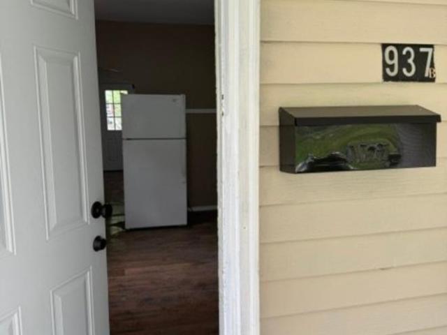 2 Br, 1 bath, Condo 937 Koehler Ave
