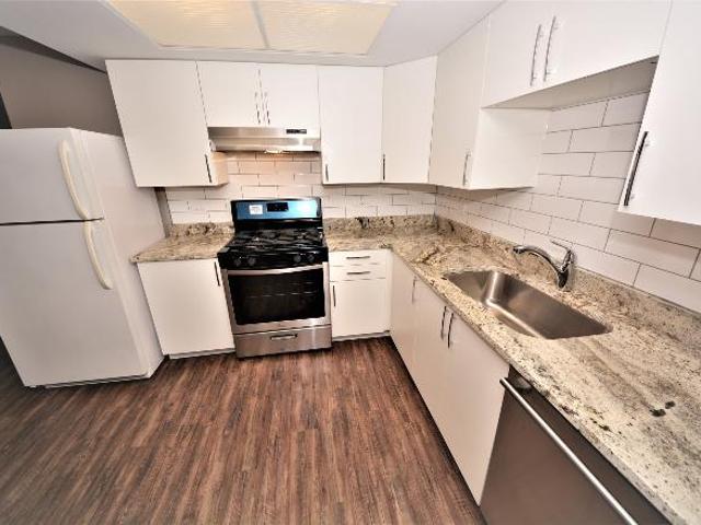 2 Br, 1 bath, Condo 9422 S 78th Ct