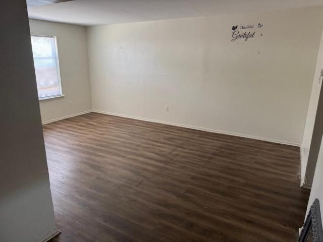 2 Br, 1 bath, Condo 9440 Woodbridge Rd