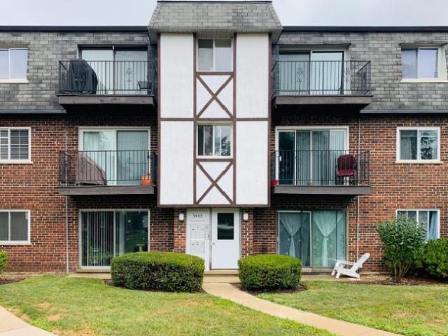2 Br, 1 bath, Condo 9462 Bay Colony Dr