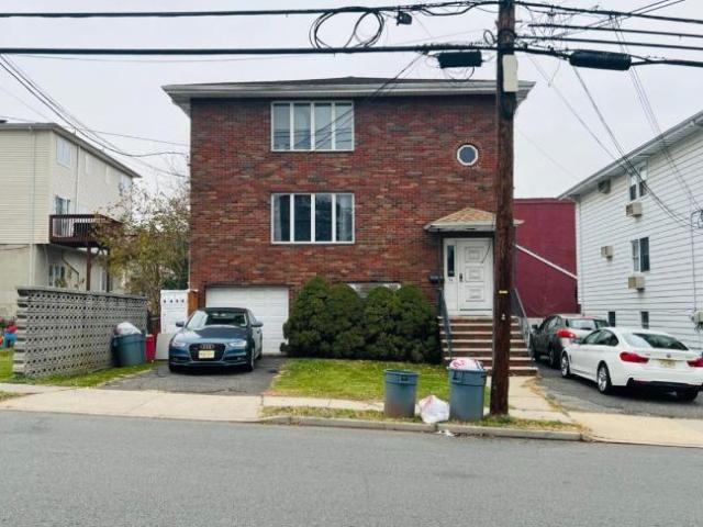 2 Br, 1 bath, Condo 94 1st St