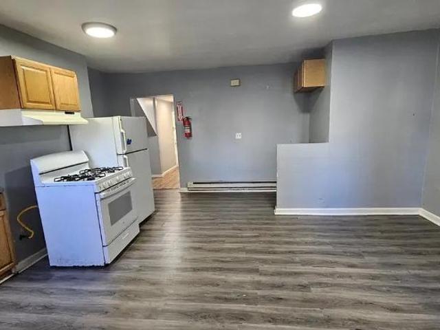 2 Br, 1 bath, Condo 94 N Main St