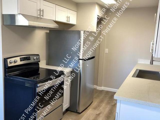 2 Br, 1 bath, Condo 9546 Silverdale Loop Rd Nw