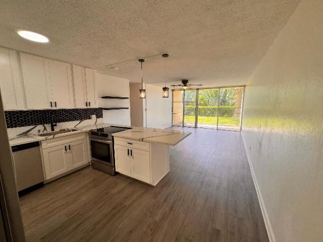 2 Br, 1 bath, Condo 95 2052 Waikalani Pl