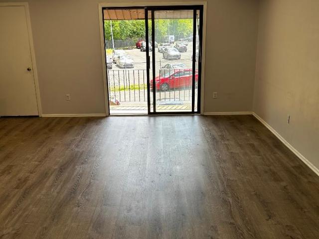 2 Br, 1 bath, Condo 9841 Northeast Ave