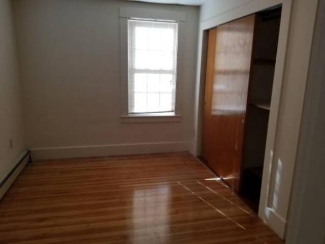 2 Br, 1 bath, Condo 98 Apsley St