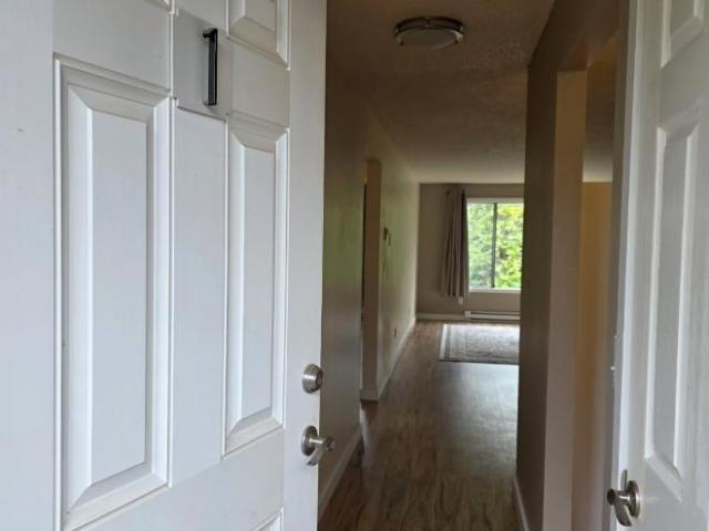 2 Br, 1 bath, Condo 990 South 11th Street
