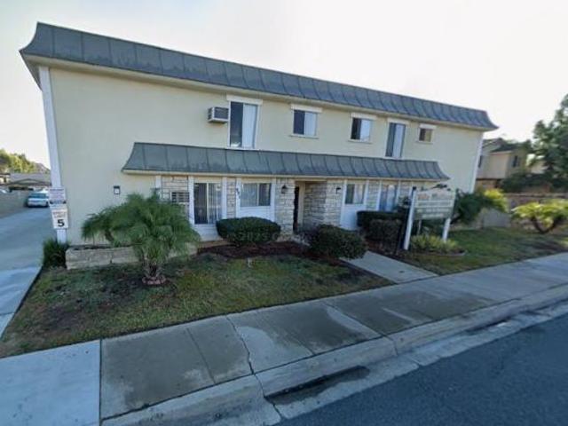 2 Br, 1 bath, Condo 991 N Mollison Avenue