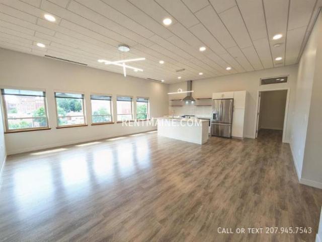 2 Br, 1 bath, Condo 99 Franklin St