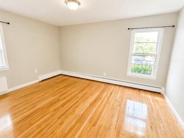 2 Br, 1 bath, Condo 9 Stecher St