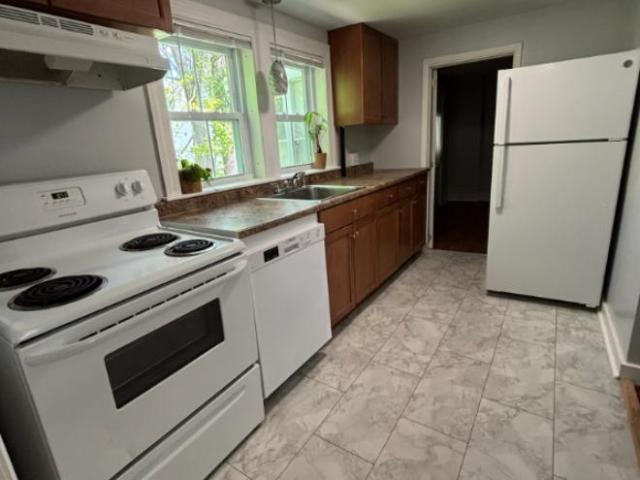 2 Br, 1 bath, Condo 13 Lincoln Street Unit B