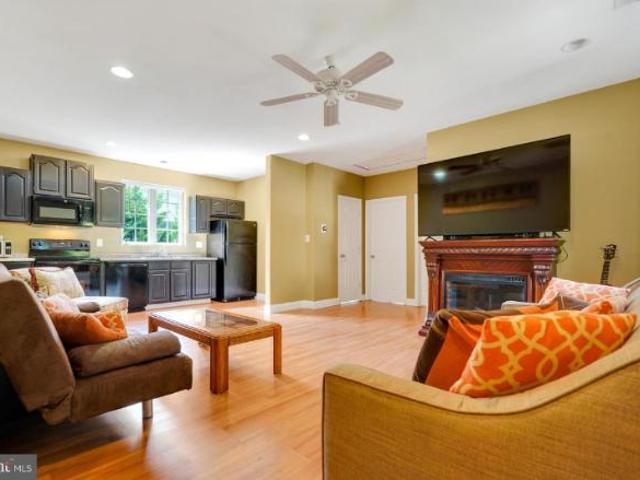 2 Br, 1 bath, Condo 10044 Blake Lane