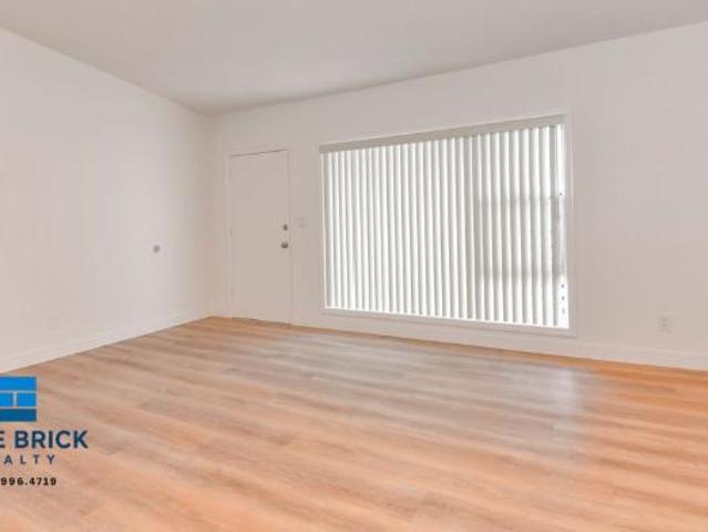 2 Br, 1 bath, Condo 1005 E Doran St