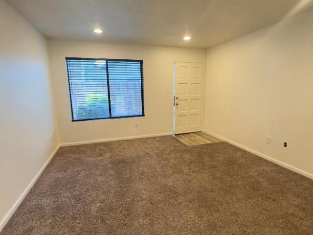 2 Br, 1 bath, Condo 1009 Nimrod Ct