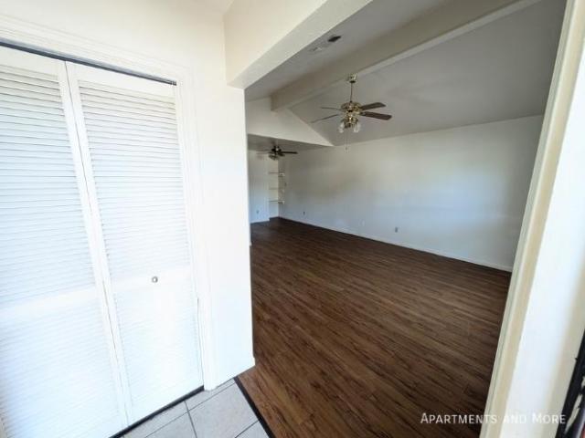 2 Br, 1 bath, Condo 1000 Columbia