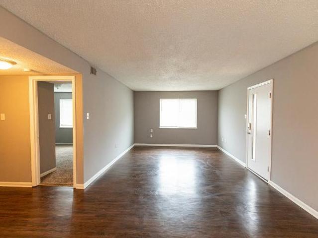 2 Br, 1 bath, Condo 1000 East Main St