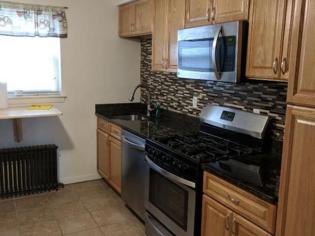 2 Br, 1 bath, Condo 1000 Hartman Street