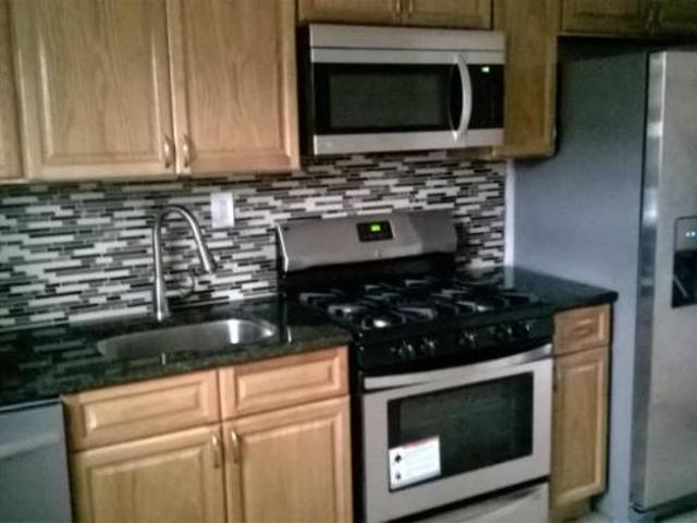2 Br, 1 bath, Condo 1000 Hartman Street