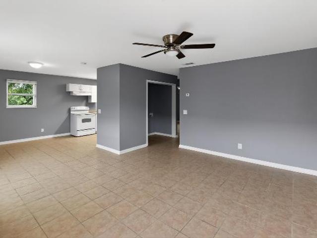 2 Br, 1 bath, Condo 1000 Transmitter Road