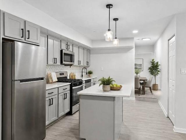 2 Br, 1 bath, Condo 100 Lionhead Ct