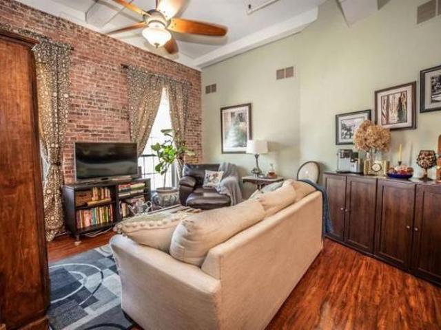 2 Br, 1 bath, Condo 100 Main St