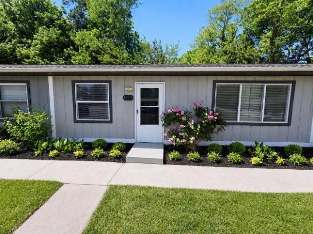 2 Br, 1 bath, Condo 100 Mckellar Hill