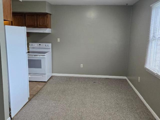 2 Br, 1 bath, Condo 100 Wyncote Ct