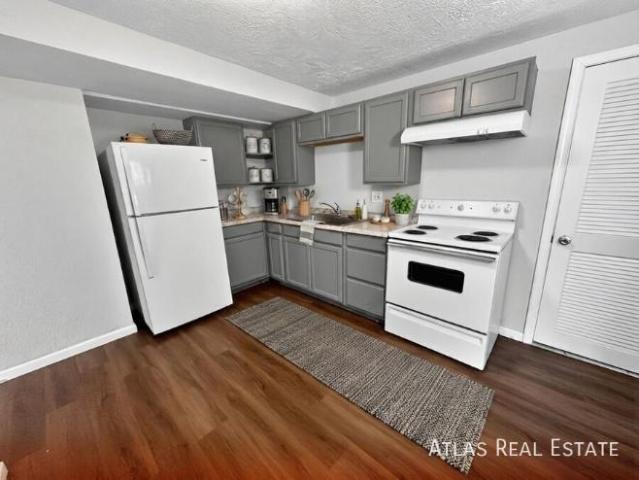 2 Br, 1 bath, Condo 1016 Magnolia Street