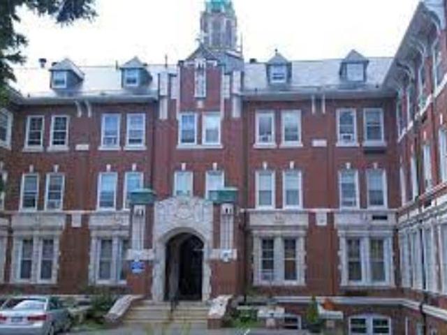 2 Br, 1 bath, Condo 1017 Middle Street