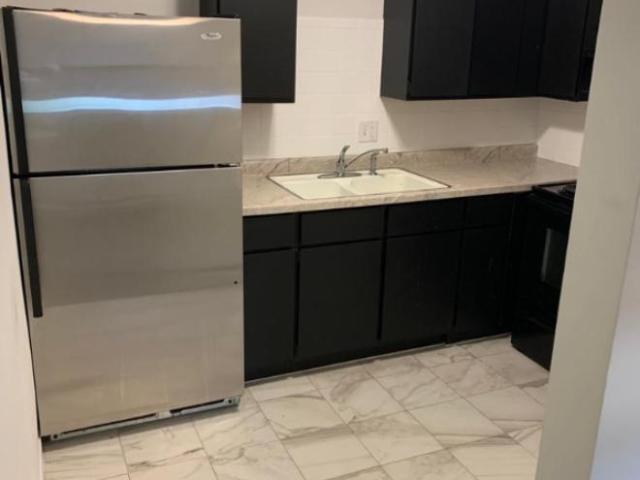 2 Br, 1 bath, Condo 1017 N Schuyler Ave