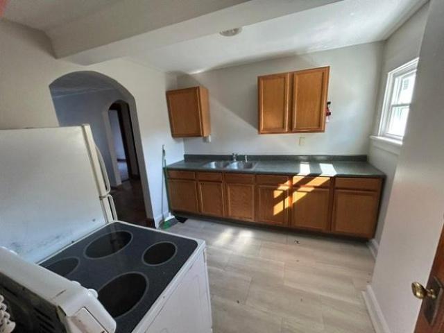 2 Br, 1 bath, Condo 1013 Washington Ave