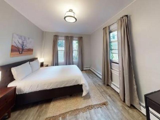 2 Br, 1 bath, Condo 101 1/2 Calumet