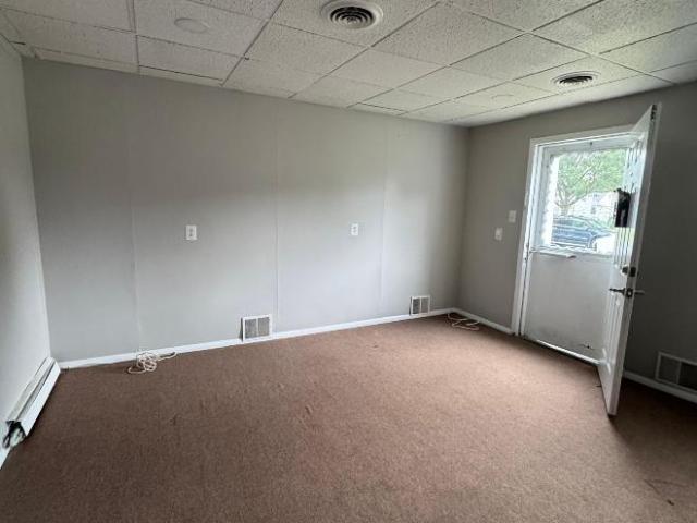 2 Br, 1 bath, Condo 101 Main St