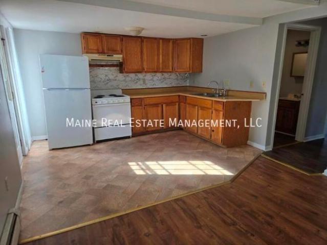 2 Br, 1 bath, Condo 101 Third St Apt
