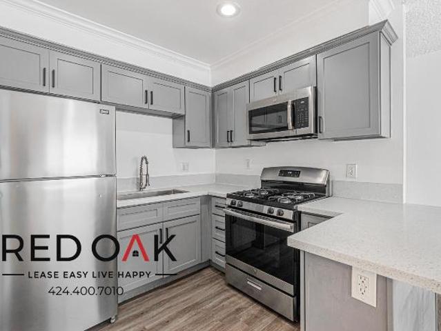 2 Br, 1 bath, Condo 10255 Western Ave