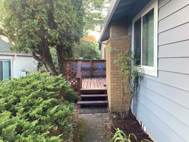 2 Br, 1 bath, Condo 1029 SE 149th